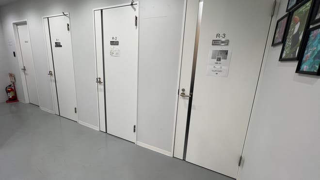 【1時間880円!】白金高輪駅から徒歩5分|モニター・フリードリンク付き完全個室型1名個室【R-2】の写真4