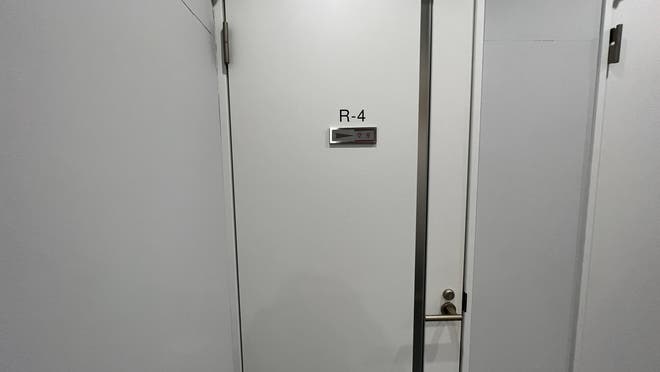 【1時間880円!】白金高輪駅から徒歩5分|モニター・フリードリンク付き完全個室型1名個室【R-4】の写真2