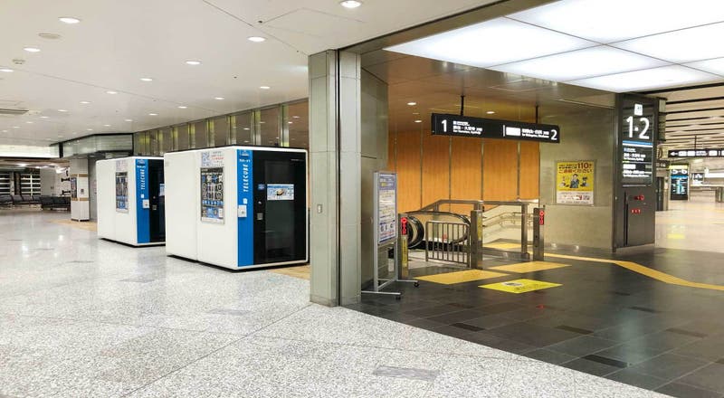 【テレキューブ】JR西日本　新大阪駅在来線改札内の個室型ワークブース（104-01）です。