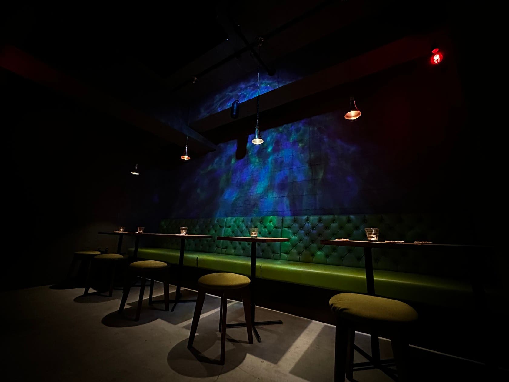 【高田馬場駅徒歩3分】20代・３０代の結婚式二次会に最適な隠れ家バーの写真1