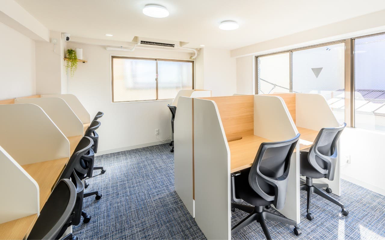 西武新宿線 野方駅から徒歩30秒の自習室の写真1