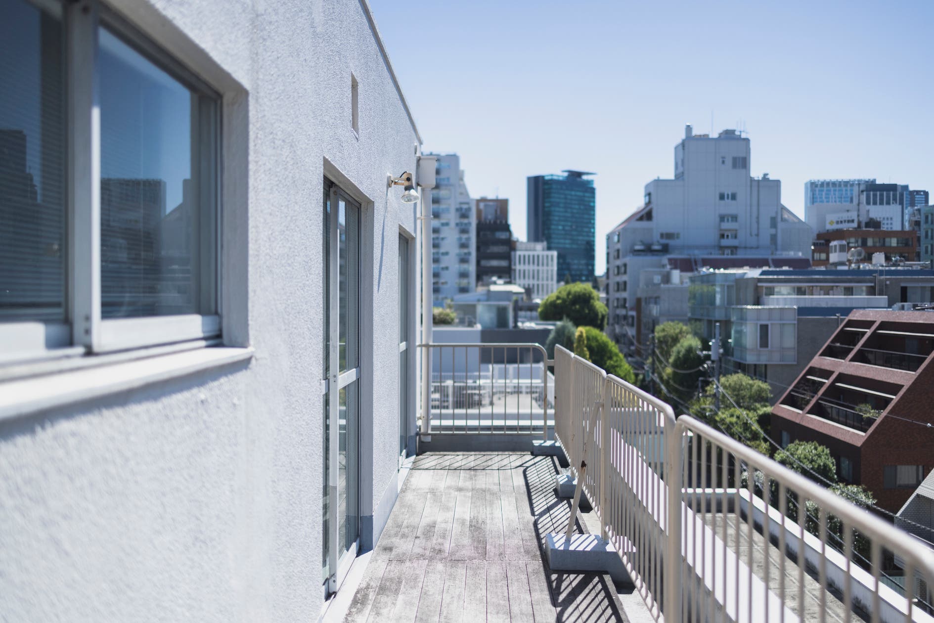 【表参道駅徒歩3分】アイランドキッチン完備 自然光溢れる撮影スタジオの写真5