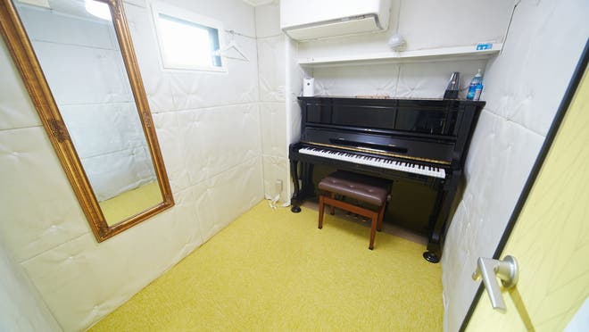 【用賀駅南口徒歩1分】ピアノ🎸防音室《🕒24時間/要予約》⭐️教室開講OK:Bルームの写真1