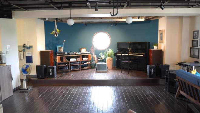 小手指駅から徒歩3分 音楽学校をリノベしたカフェ空間(ステージ・ピアノあり)の写真2