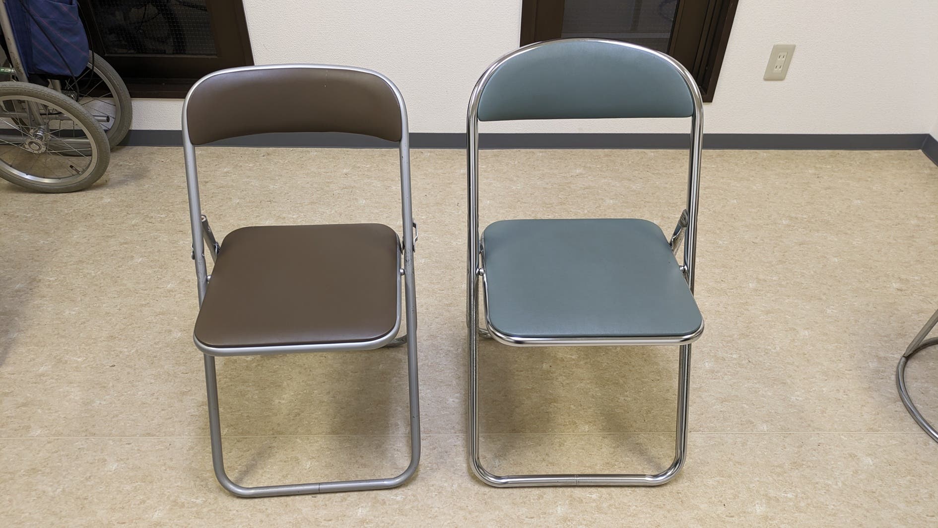 パイプ椅子の画像1