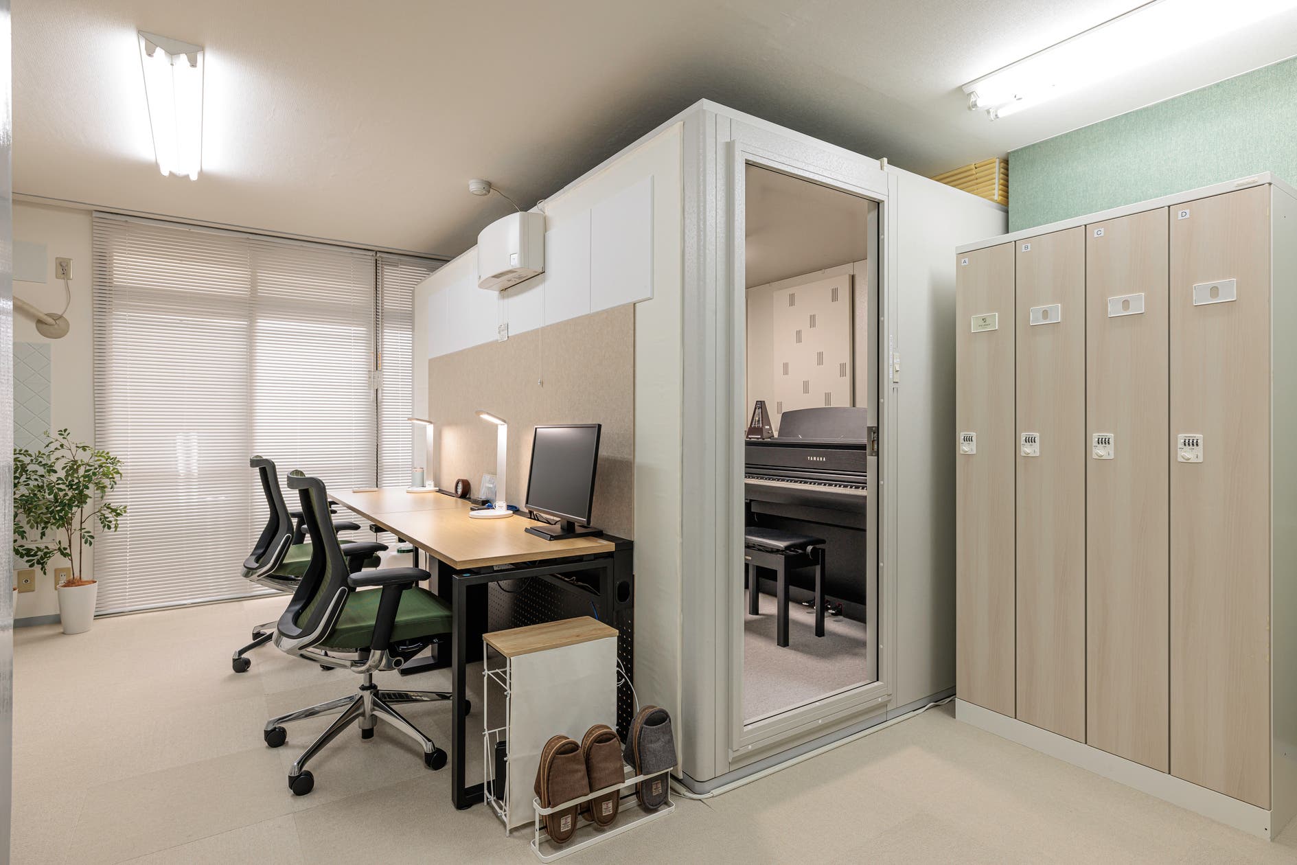 [江田駅2分/楽器演奏] 田園都市線 駅近 スペース。テレワークに、Wi-Fi・有線LAN完備。防音室で楽器練習。の写真3