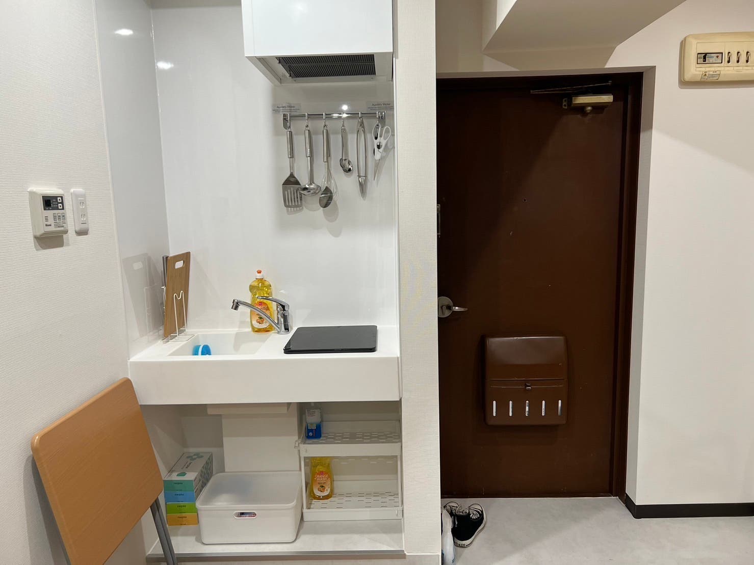 渋谷駅徒歩6分🚶‍♀️白×木目の大人おしゃれスぺース🌿女子会・推し活・誕生日会・映画鑑賞✨65型TV◎忘年会・クリスマス🎄の写真27