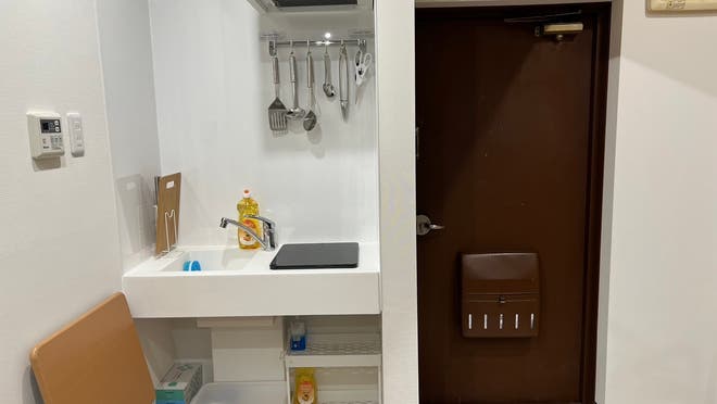 渋谷駅徒歩6分🚶♀️白×木目の大人おしゃれスぺース🌿女子会・推し活・誕生日会・映画鑑賞✨65型TV◎忘年会・クリスマス🎄の写真29