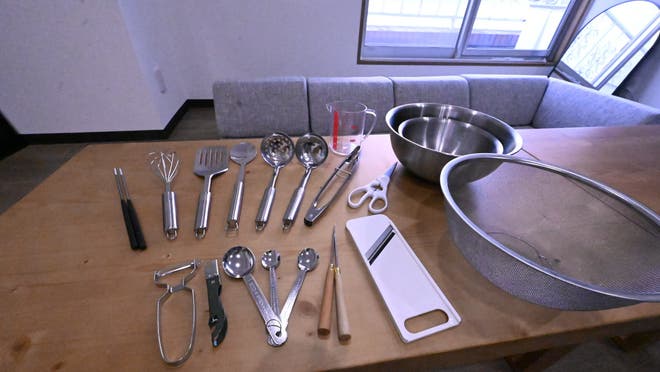 渋谷駅徒歩6分🚶♀️白×木目の大人おしゃれスぺース🌿女子会・推し活・誕生日会・映画鑑賞✨65型TV◎忘年会・クリスマス🎄の写真18