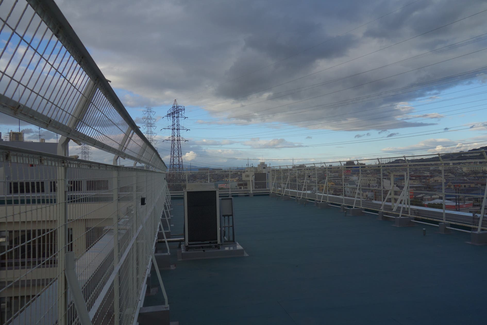 ＜廃校の屋上＞　小学校の屋上で撮影ができるねん！の写真6