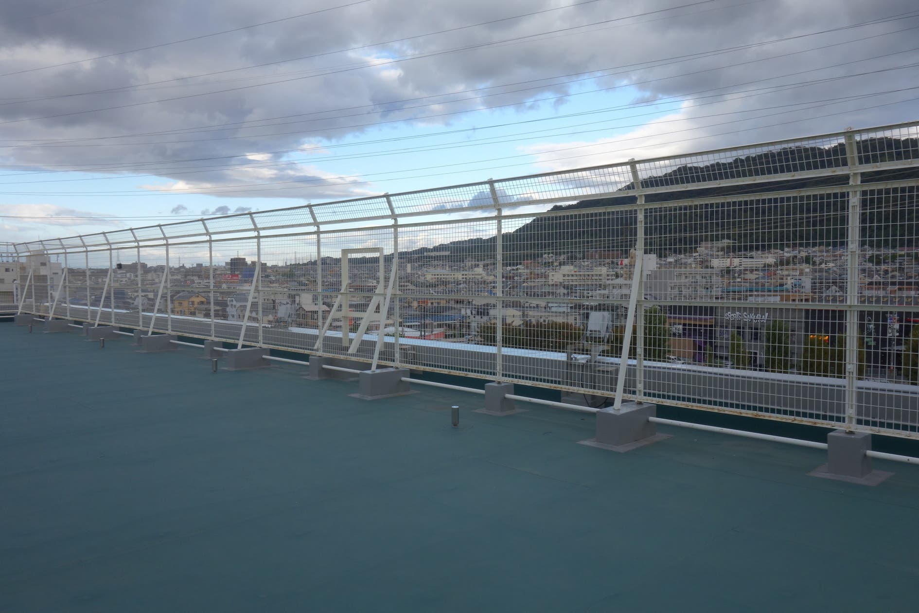 ＜廃校の屋上＞　小学校の屋上で撮影ができるねん！の写真7