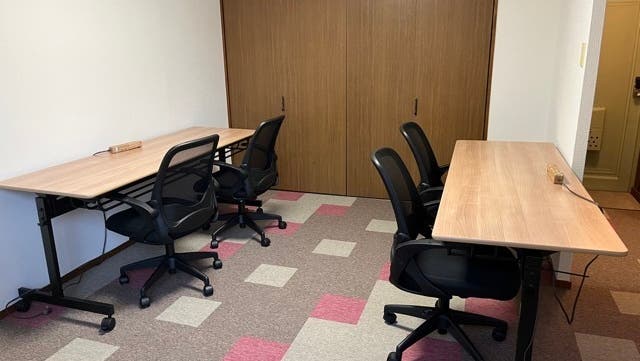 【ひまわりルーム】JR谷山駅から徒歩4分! 少人数の教室・ミーティングや作業利用に最適。の写真4