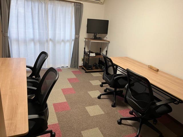 【ひまわりルーム】JR谷山駅から徒歩４分！ 少人数の教室・ミーティングや作業利用に最適。の写真5