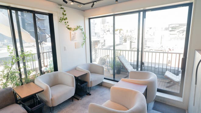 「渋谷・原宿エリア🗼 ✨自然光いっぱいのテラス付き撮影スタジオ✨・撮影・配信・動画・ポートレート📸」の写真1