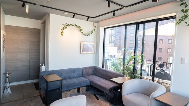 「渋谷・原宿エリア🗼 ✨自然光いっぱいのテラス付き撮影スタジオ✨・撮影・配信・動画・ポートレート📸」の写真2