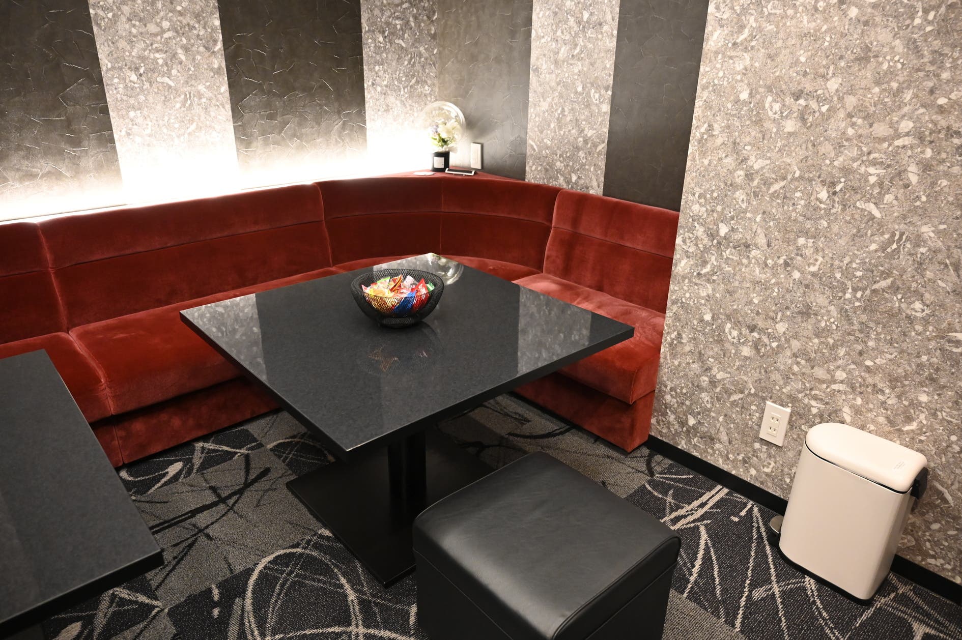 【赤坂駅 徒歩5分】カラオケルーム🎤ロケ収録、tiktok、YouTube撮影🎥オフ会🍃会議✨ポートレート・MV・PV🎥の写真7