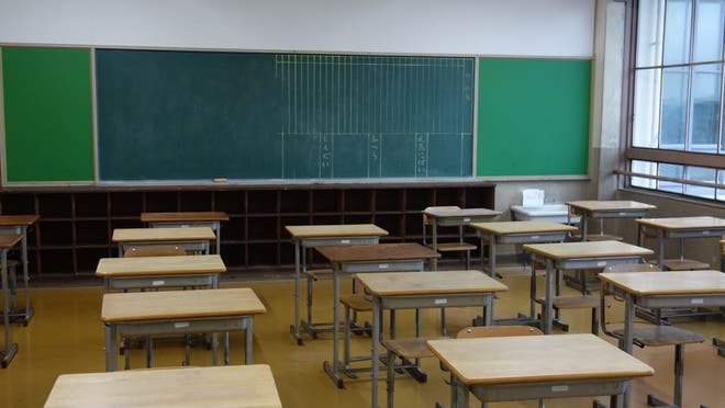 駅ちか!【コスプレ撮影!動画撮影!教室講演!】授業中の教室!小学校のそのままの教室が舞台です!の写真4