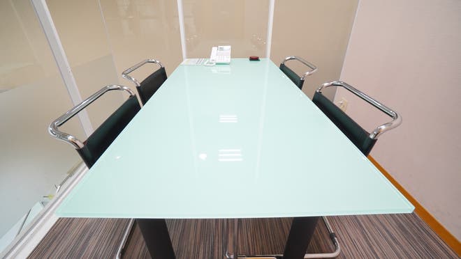 <英進館天神本館3号館レンタルスペース201>2名収容面談室💺会議/打ち合わせ/商談/面談/面接の写真2