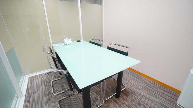 <英進館天神本館3号館レンタルスペース201>2名収容面談室💺会議/打ち合わせ/商談/面談/面接の写真3