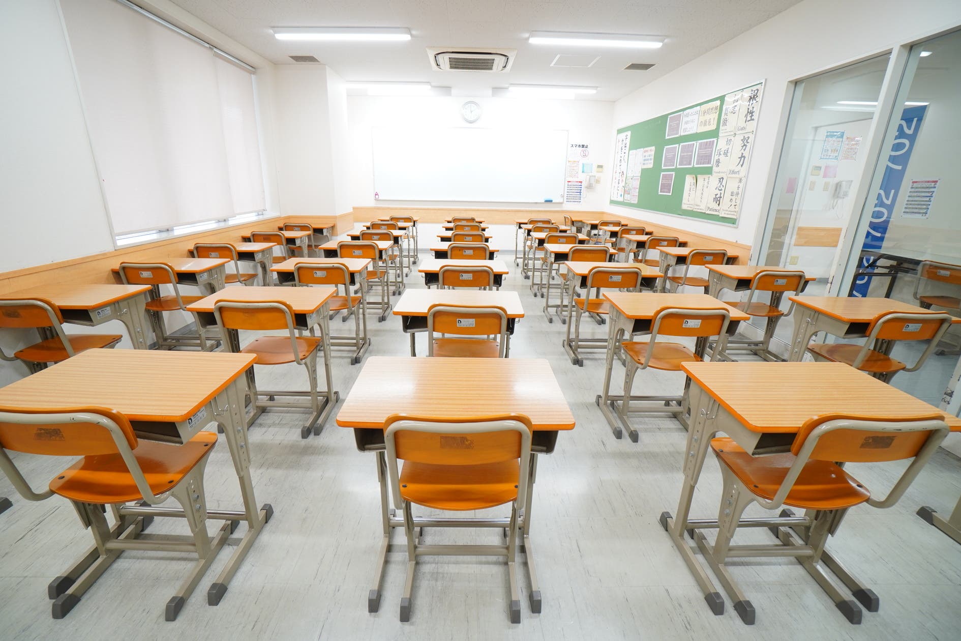 ＜英進館天神本館3号館レンタルスペース701＞35名収容教室💺セミナー/ワークショップ/会議の写真6