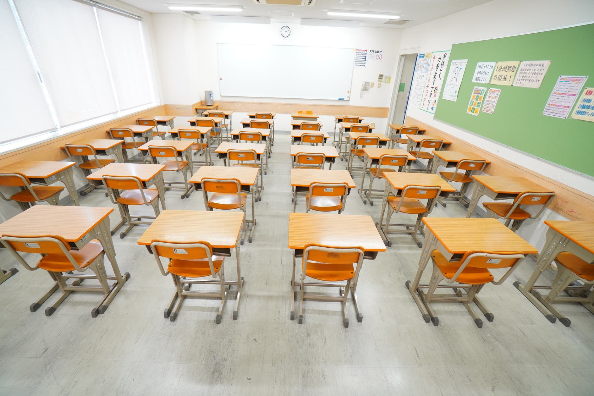 ＜英進館天神本館3号館レンタルスペース703＞35名収容教室💺セミナー/ワークショップ/会議の写真5