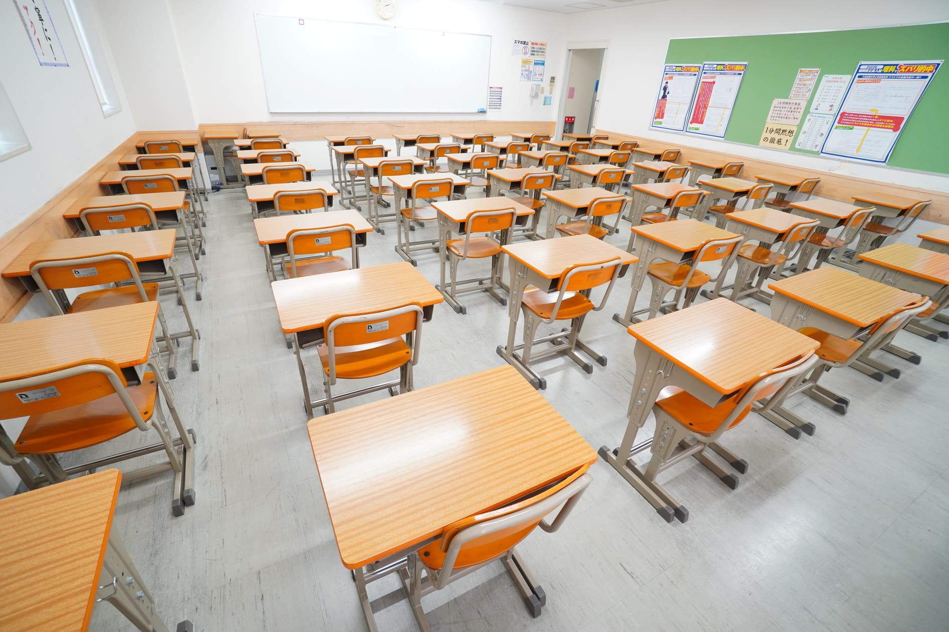 ＜英進館天神本館3号館レンタルスペース704＞49名収容教室💺セミナー/ワークショップ/会議の写真5