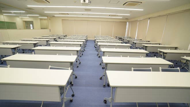 <英進館天神本館3号館レンタルスペース8階会議室>108名収容面談室💺セミナー/講演会/説明会/会議の写真5