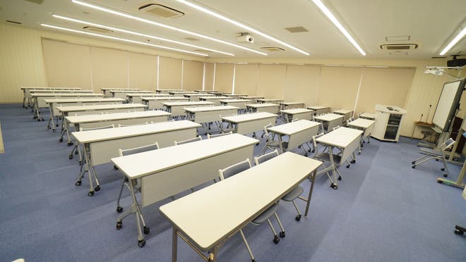 <英進館天神本館3号館レンタルスペース8階会議室>108名収容面談室💺セミナー/講演会/説明会/会議の写真2