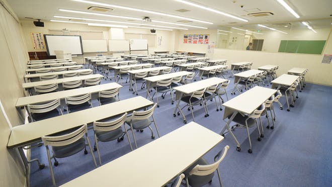 <英進館天神本館3号館レンタルスペース8階会議室>108名収容面談室💺セミナー/講演会/説明会/会議の写真4