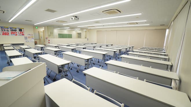 <英進館天神本館3号館レンタルスペース8階会議室>108名収容面談室💺セミナー/講演会/説明会/会議の写真6