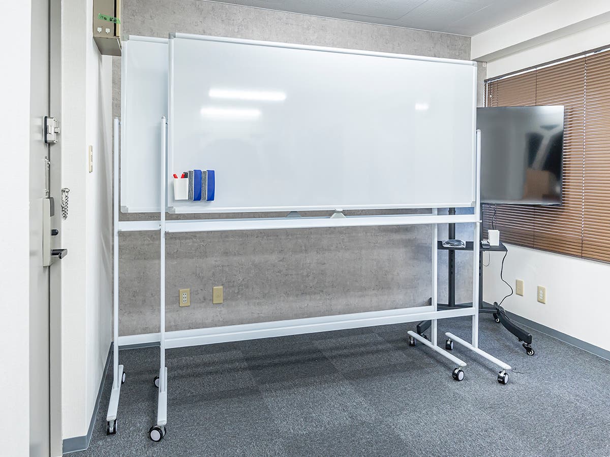  【ROOMs第1会議室】神田駅 東口1分 最大18名/光回線/施術ベット3台/会議/ボドゲ/セミナー/研修/撮影【安い・綺麗】の写真8