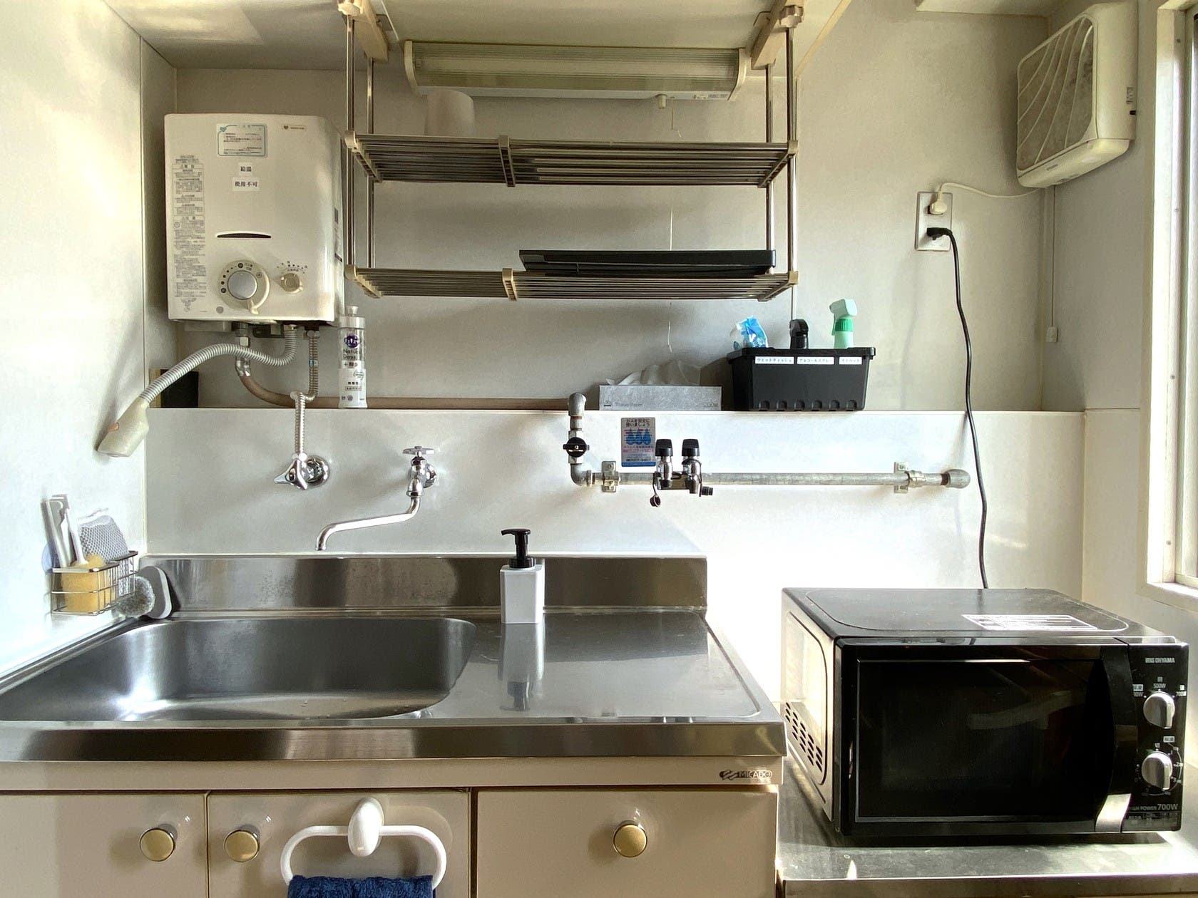 神戸【阪急六甲駅徒歩８分】１時間1,100円／フリードリンク付き6名会議室の写真7