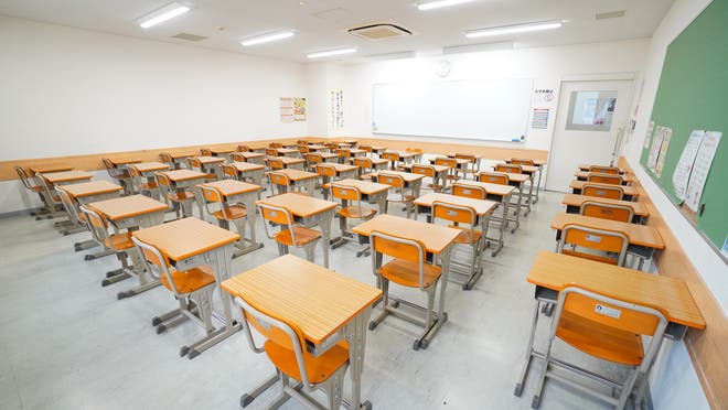 <英進館天神本館3号館レンタルスペース702>48名収容教室💺セミナー/ワークショップ/会議の写真1