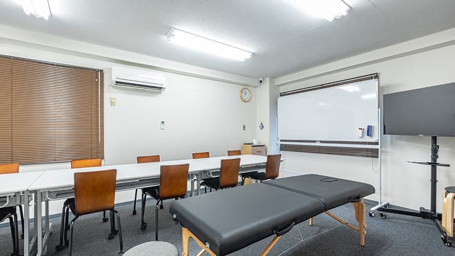 【ROOMs第2会議室】神田駅 東口1分 最大12名/施術ベット2台/光回線/会議/ボドゲ/セミナー/ボドゲ/撮影【安い・綺麗】の写真4