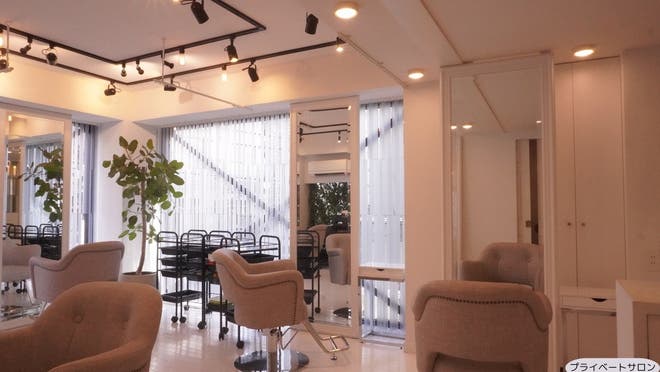 表参道駅徒歩6分/白を基調としたモダンな内装/エステルーム完備/カット5席、シャンプー2席の写真7