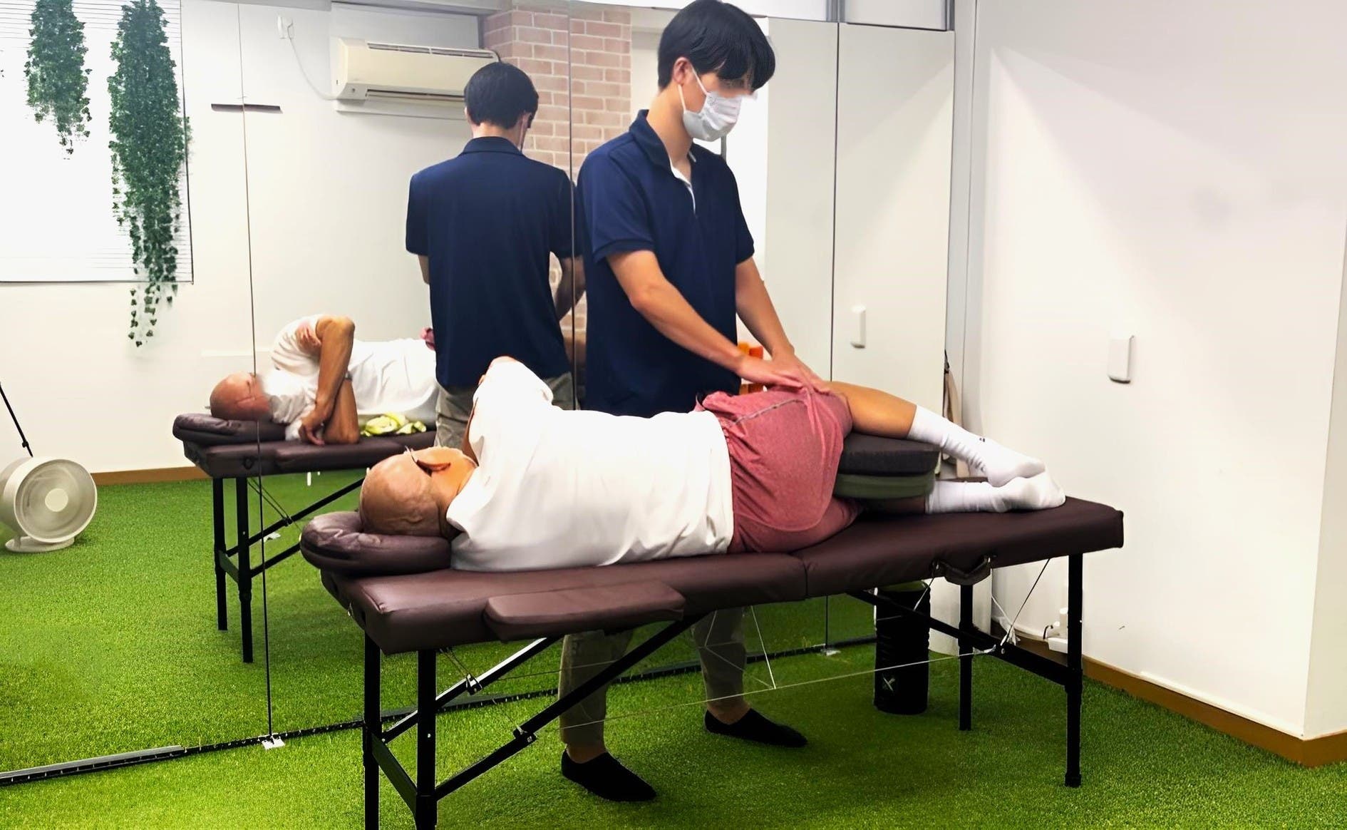 施術ベッド2台⁉️【市ヶ谷駅2分🔥】✨5名ダンスOK✨施術台あり✨備品充実✨高速光回線✨大型鏡✨【モエギ市ヶ谷】の写真5