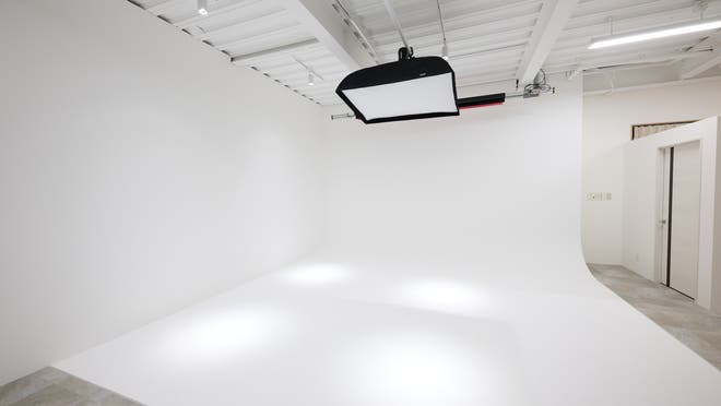 埼玉県戸田市にある本格的な白ホリスタジオの写真3