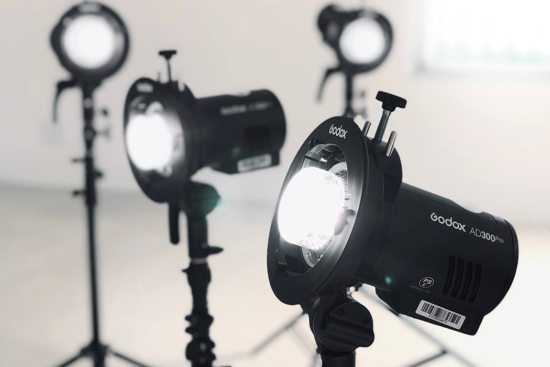 ストロボ　GODOX AD300Pro（2台セット）の画像1