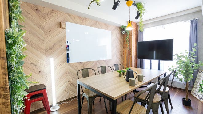 桜木町駅1分🚶高速光回線⚡最上階10階・角部屋の静かな個室|緑豊かなカフェ風インテリア|会議・自習・作業に最適な多目的スペースの写真24