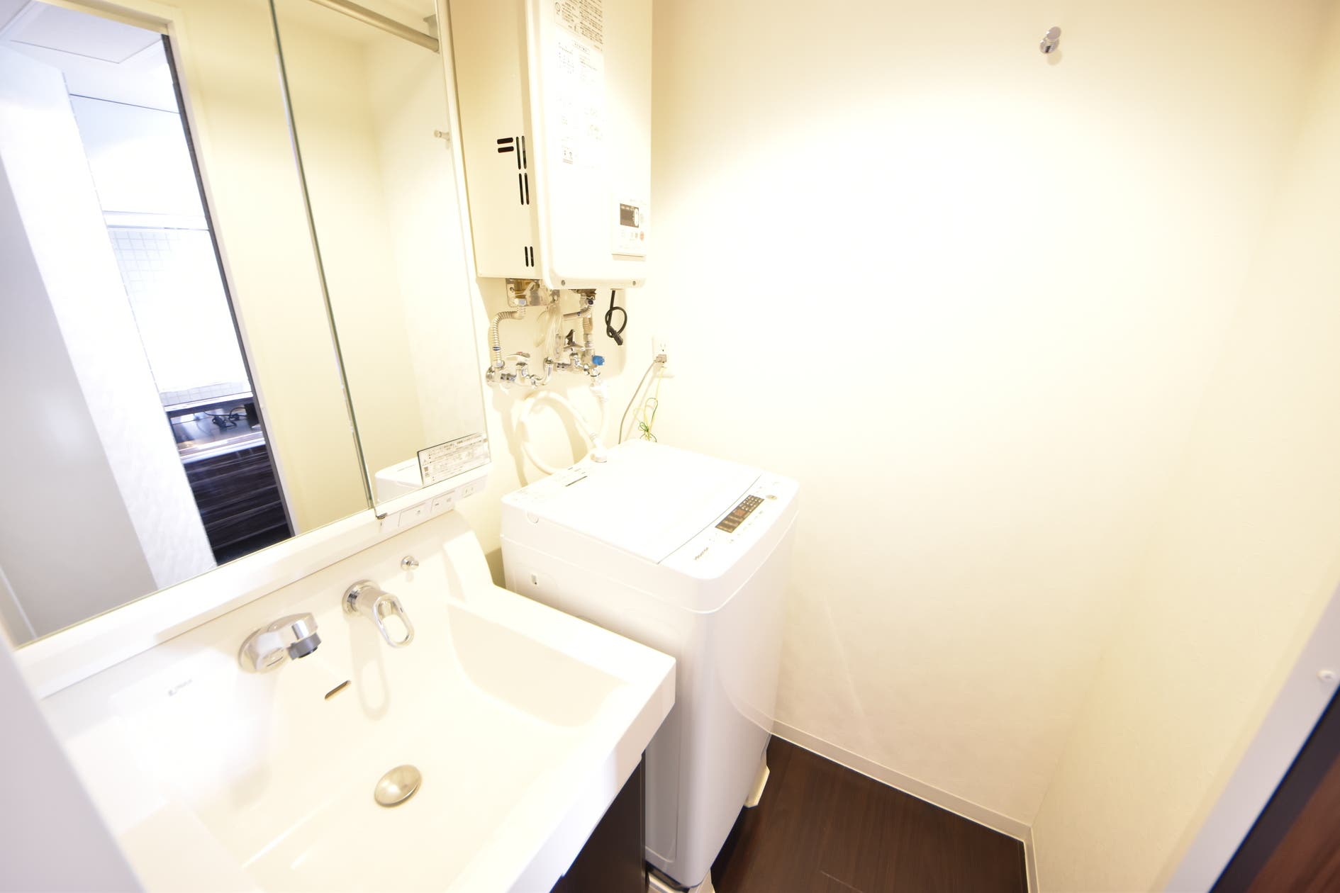 ✨期間限定OPEN中✨【北12条駅】徒歩3分🚶‍♂️飲み会や映画鑑賞、ご休憩に🎵無料WiFi✨の写真4