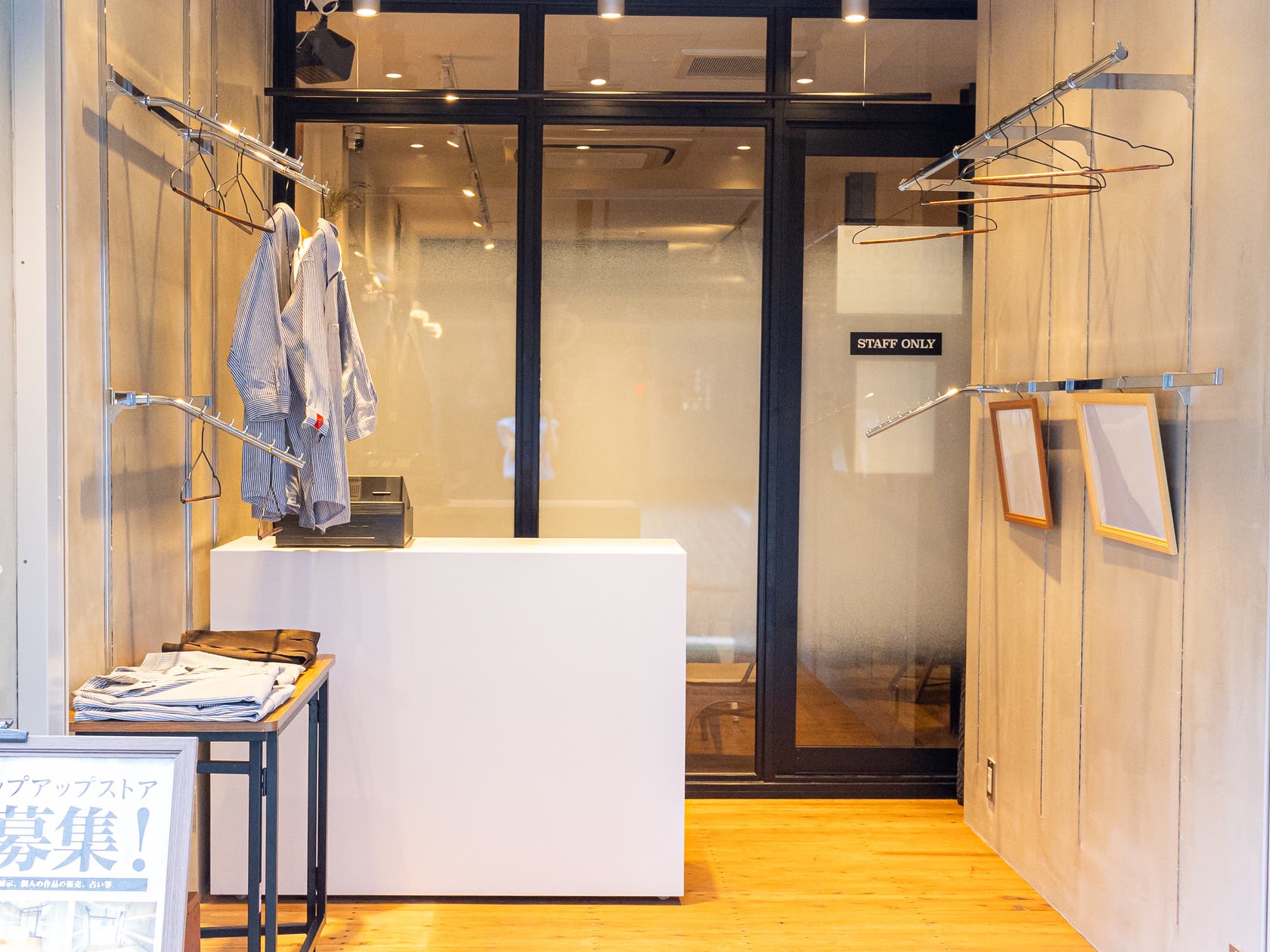 【飯田橋駅3分】展示会やポップアップストア、ワークショップ等に最適な「神楽坂」中心地で人気のカフェ併設の路面イベントスペースの写真3