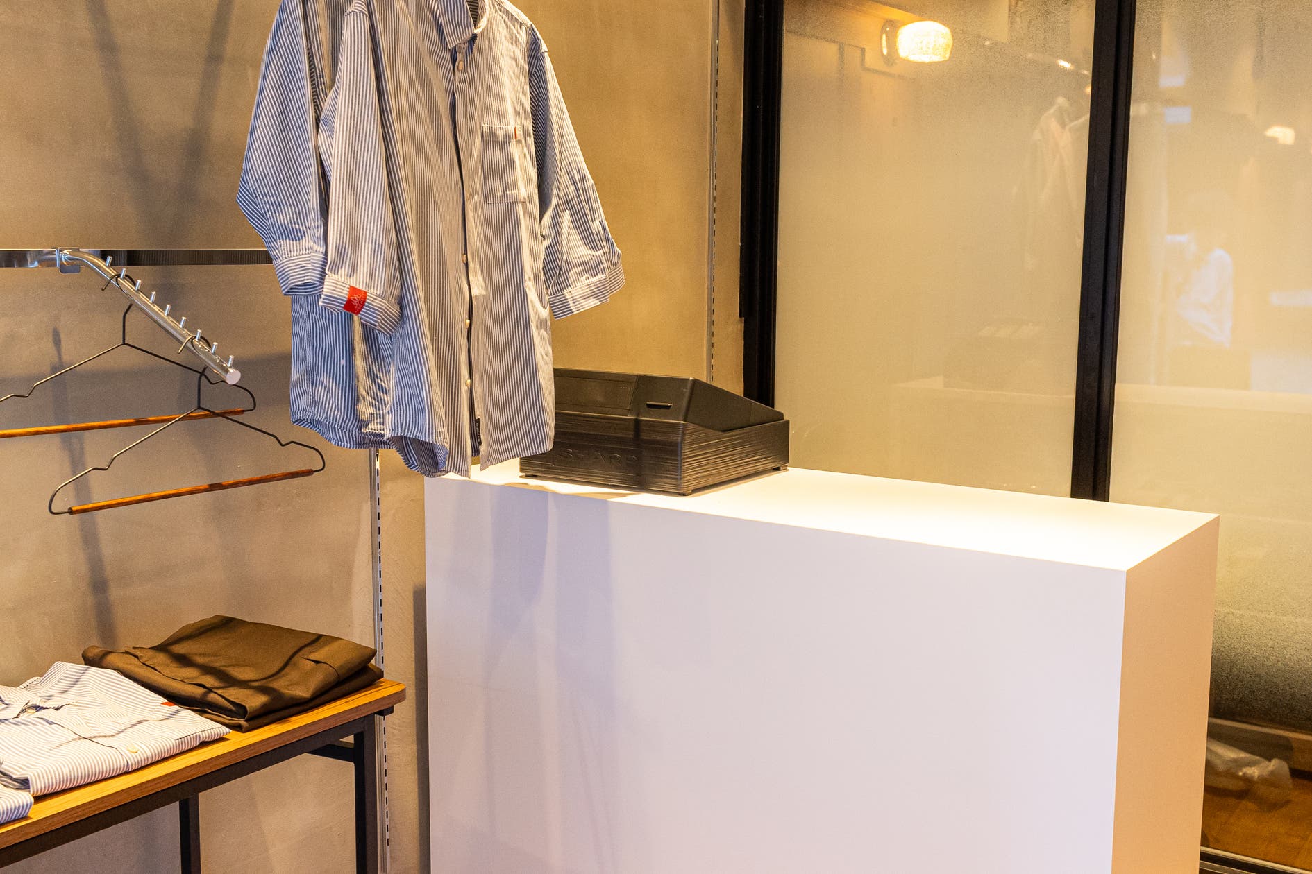 【飯田橋駅3分】展示会やポップアップストア、ワークショップ等に最適な「神楽坂」中心地で人気のカフェ併設の路面イベントスペースの写真8