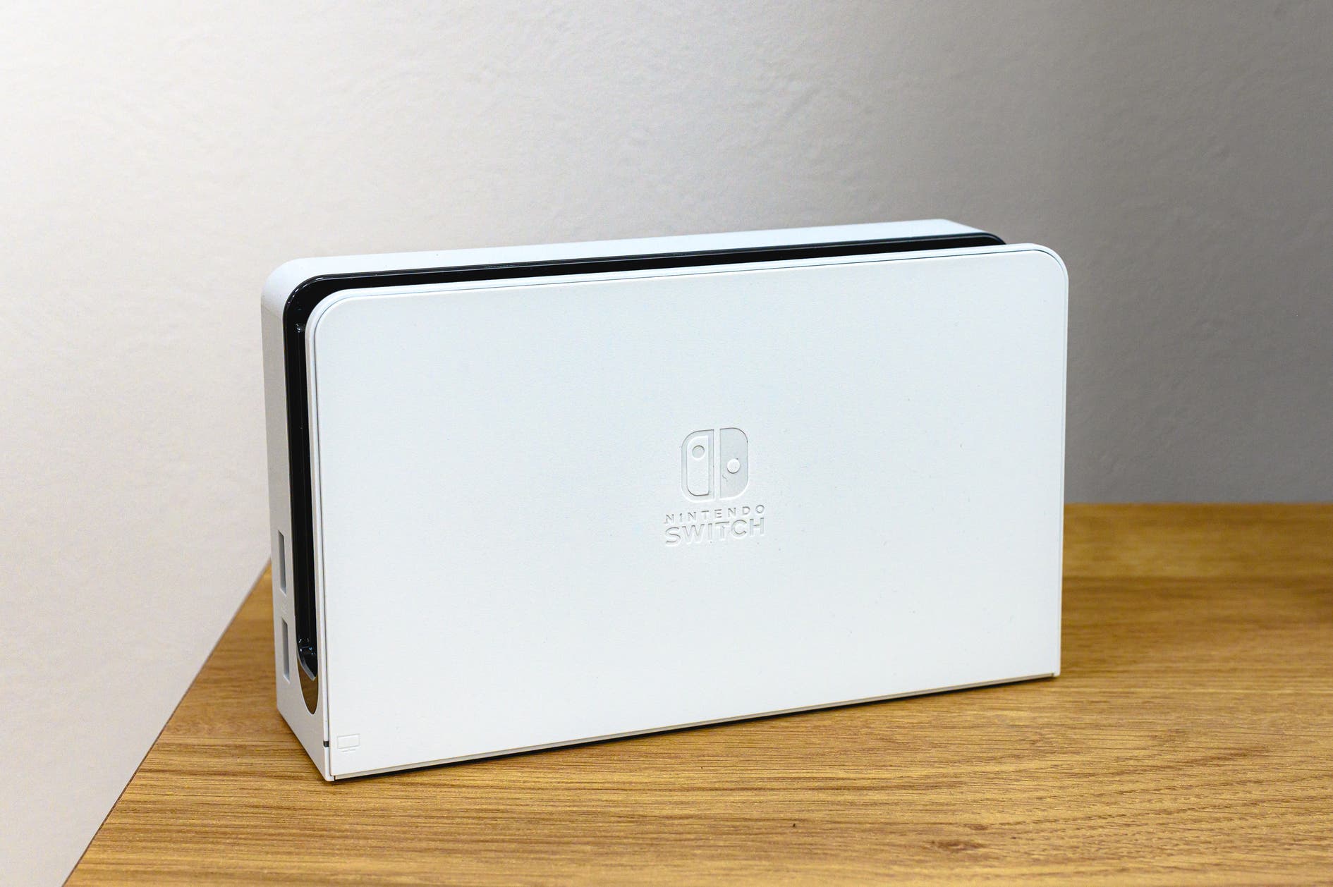 ニンテンドーSwitch用ドック＆充電器の画像1