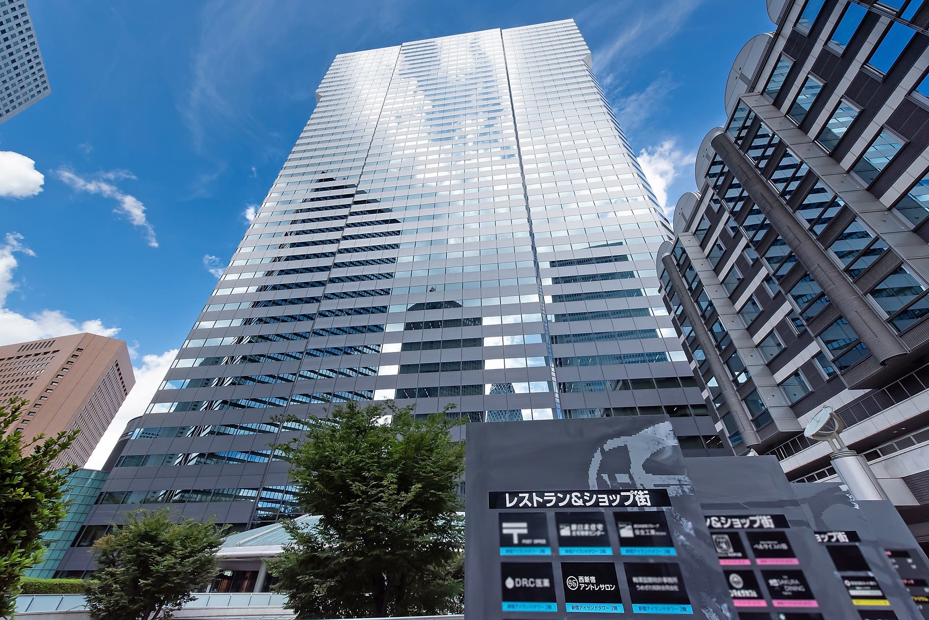 ⭐️【4名会議室】西新宿駅から徒歩30秒⭐️スタッフ常駐のため安心してご利用いただけます！✨Wi-Fi有りの写真2