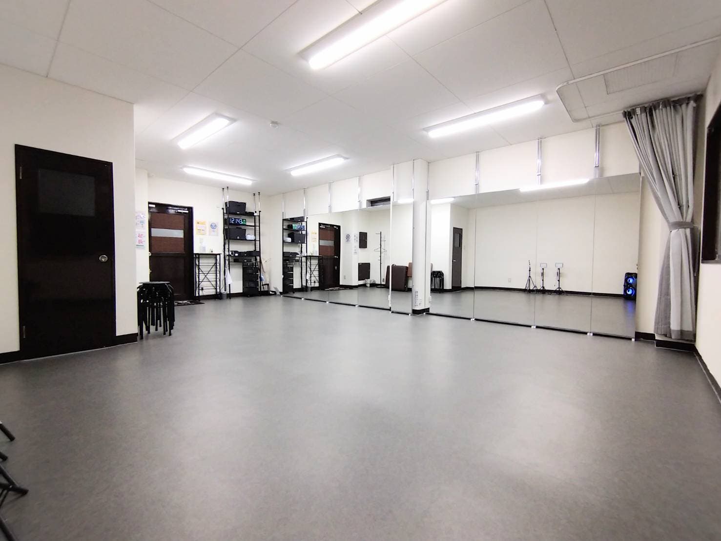 【駅近1分】🎉New Open✨特別価格🌈最大22％OFF🌈一面鏡張りの広々サロン💎整体・エステ・ネイルに💕の写真14