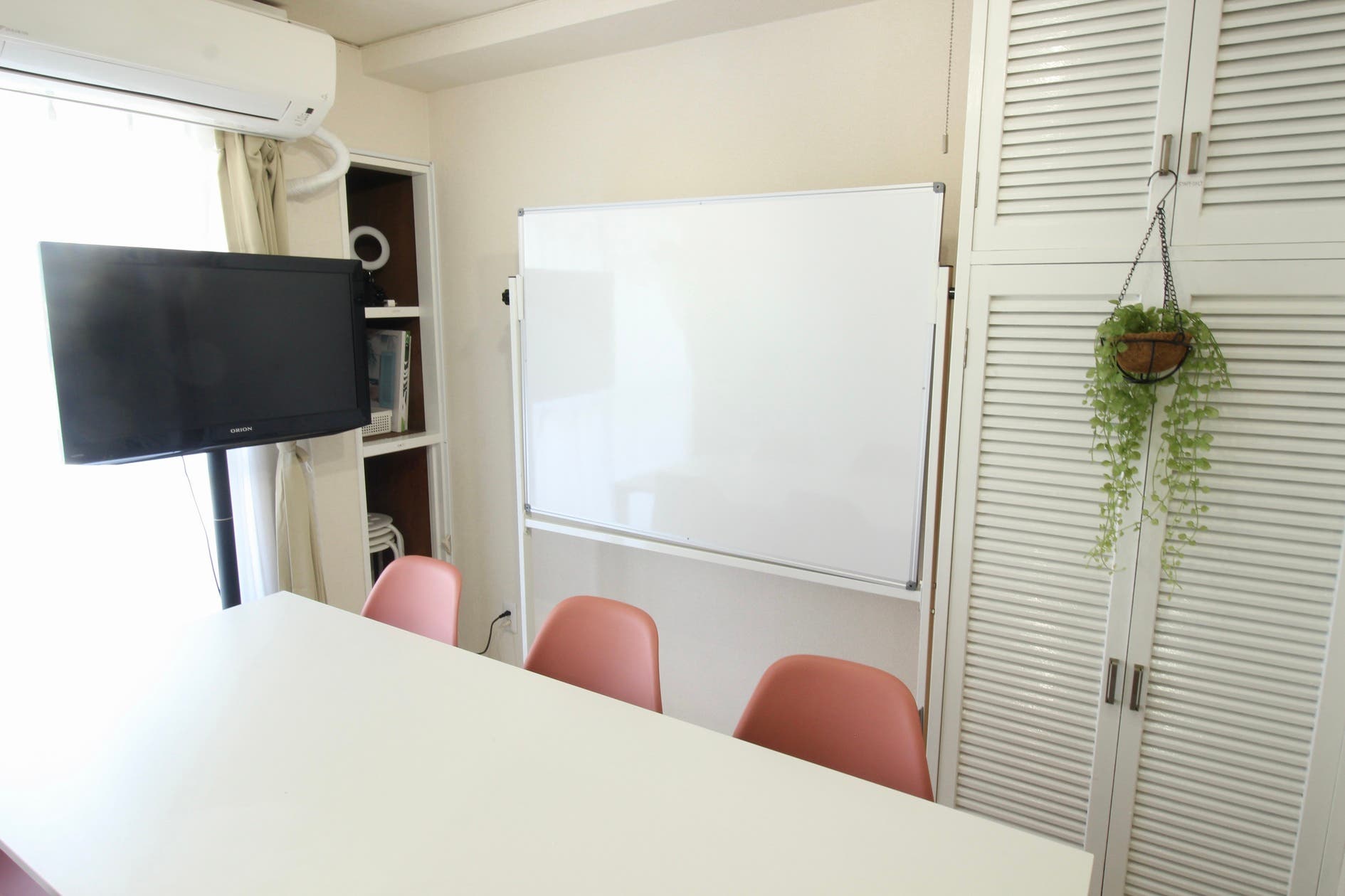 【表参道駅徒歩8分 | 骨董通り沿い🌿】打合せ/女子会🍸/ボドゲも✨高速Wifi🛜&備品All無料🆓ビズガーデン南青山の写真7