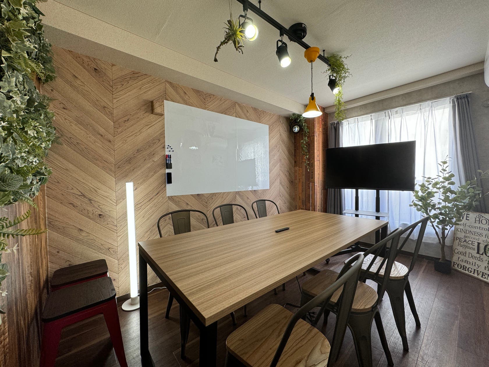 高速光回線⚡桜木町駅1分🚶最上階10階・角部屋の静かな個室｜緑豊かなカフェ風インテリア｜ライブ配信・動画撮影に最適の写真17