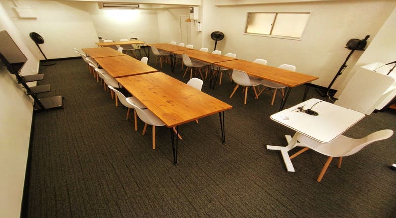 秋葉原会場～土日祭日のボードゲームトレカ交流会ご利用にお勧めの貸スペース!(飲食可能冷蔵庫有)
