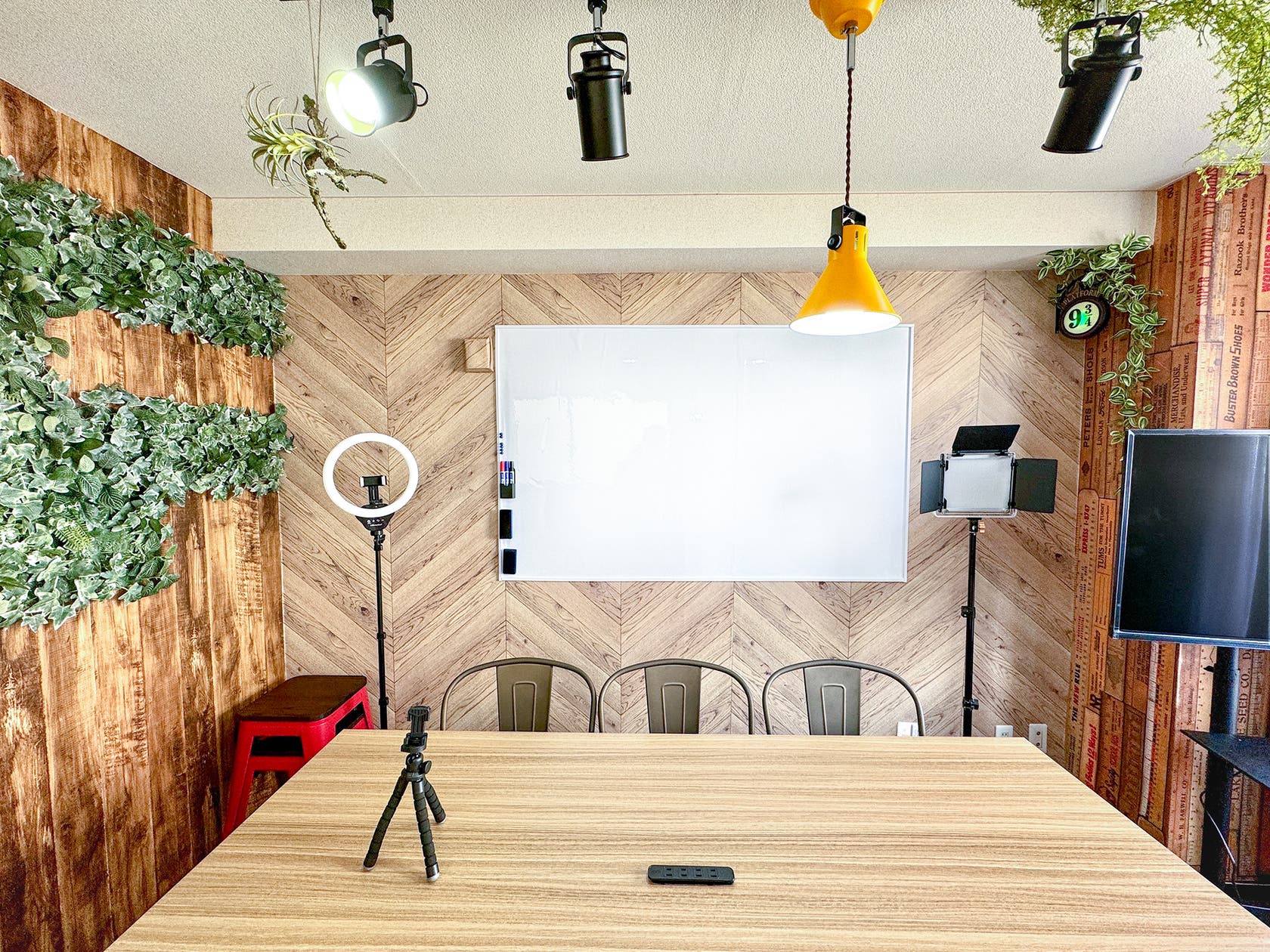 桜木町駅1分🚶高速光回線⚡最上階10階・角部屋の静かな個室｜緑豊かなカフェ風インテリア｜会議・自習・作業に最適な多目的スペースの写真4