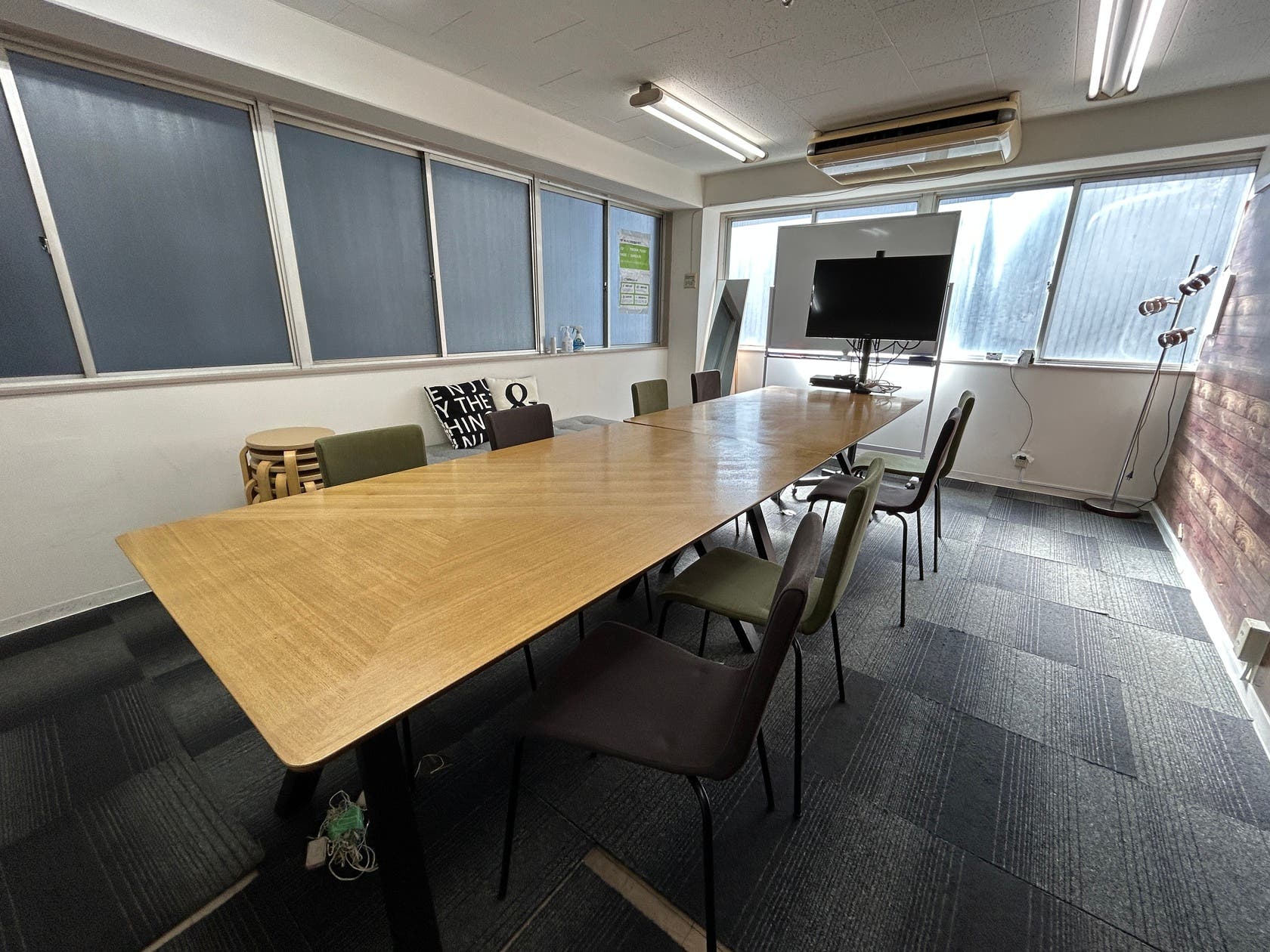 【八丁堀4分・新富町4分】貸し会議室💻2面窓で換気良好🔄✨広々上質な空間👍プロジェクター🈶LMスペース八丁堀の写真9